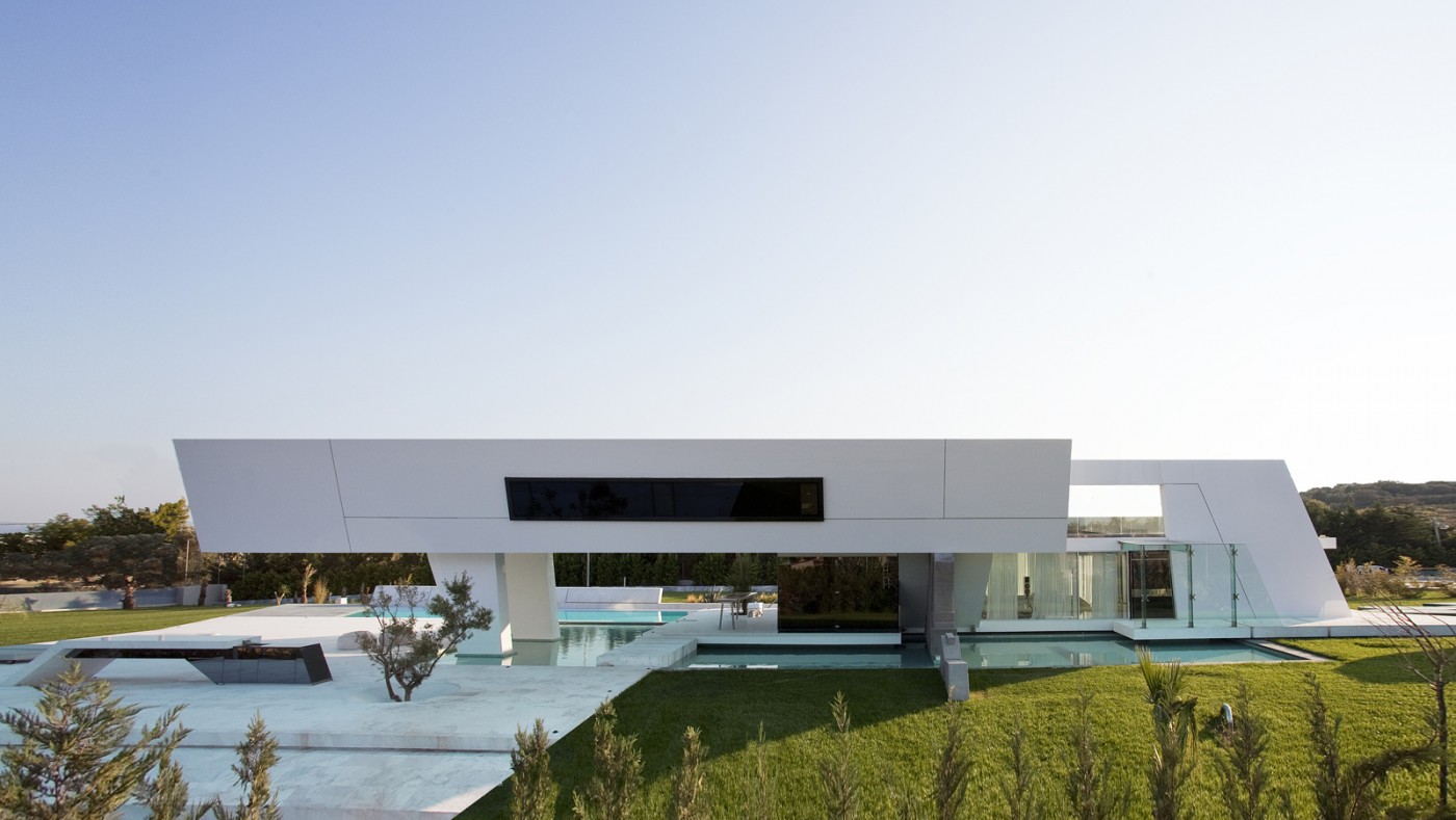 Impressive Ultra Modern House in Athens - Architecture Beast
