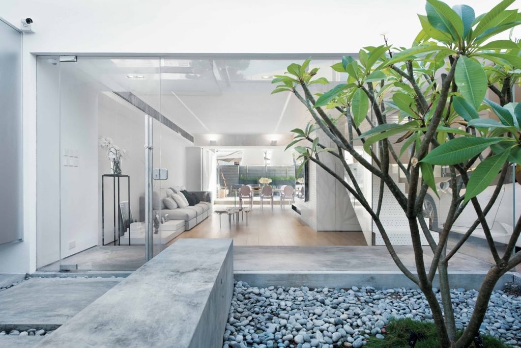 Modern Minimalist House Design with an Admirable Decorating Ideas ...